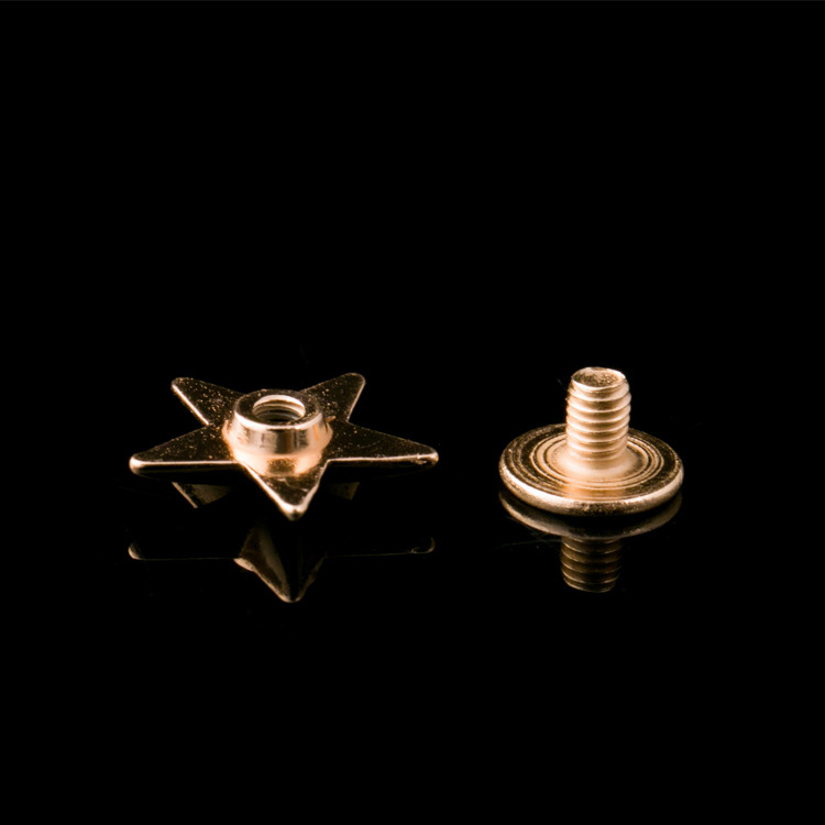 Screwback Spikes